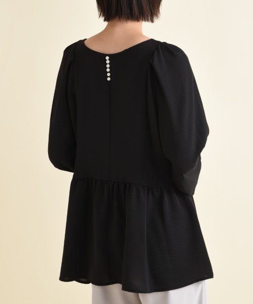 【セール】ポーラペプラムデザインBACKパールブラウス(505497850) | インタープラネット(INTERPLANET) - MAGASEEK