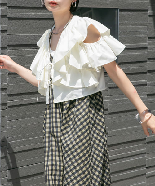 【予約】マルチWAYクロップドフリルブラウス(505969946) | ケービーエフ(KBF) - MAGASEEK