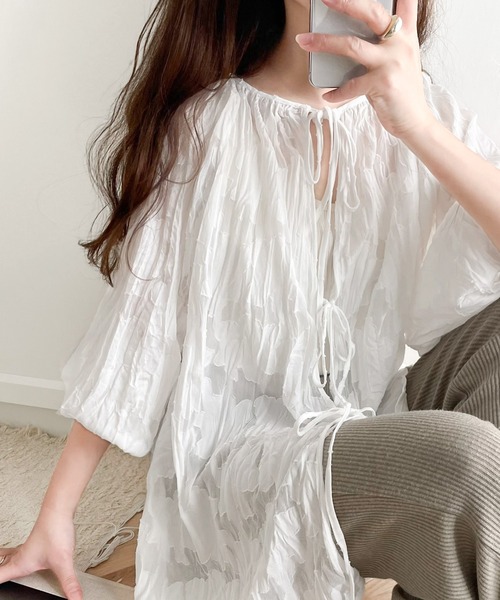 【セール】ほどよい透け感の上品トップス。前後2wayボリュームスリーブリボンシアーブラウス(506052905) | クラシカルエルフ(Classical Elf) - MAGASEEK
