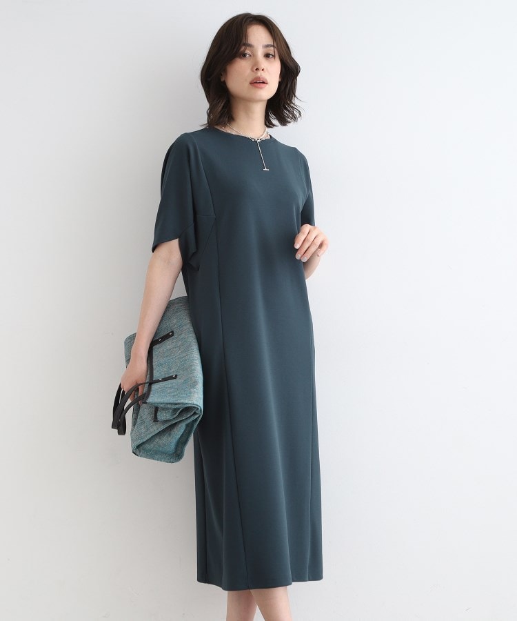 【セール】【洗える／UVケア】ドルマンスリーブフォルムワンピース(506182040) | インディヴィ(INDIVI) - MAGASEEK