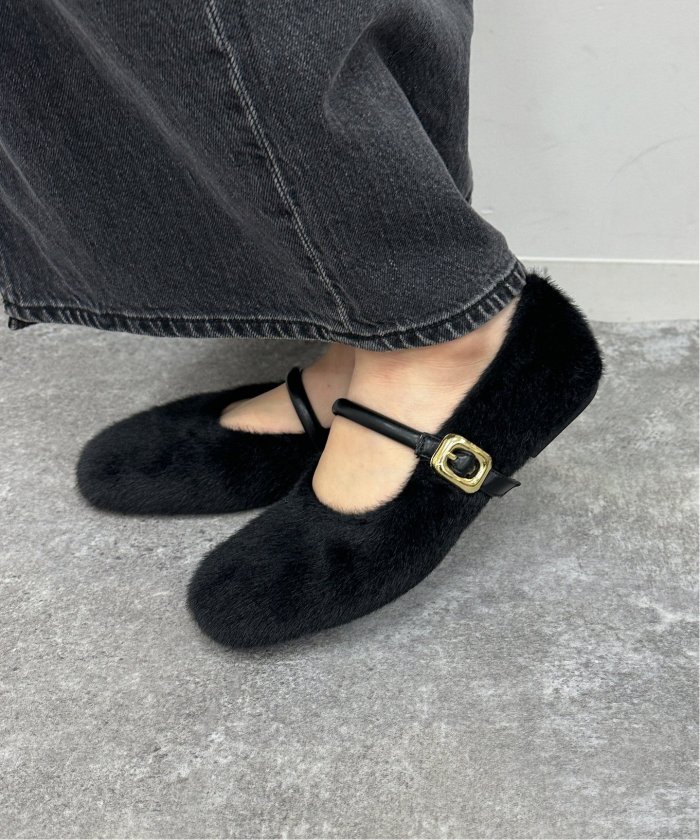 ≪予約≫【MOHI/モヒ】 FAKE FUR STRAP FLAT(506419258) | ユーバイ スピック＆スパン(U by Spick ...