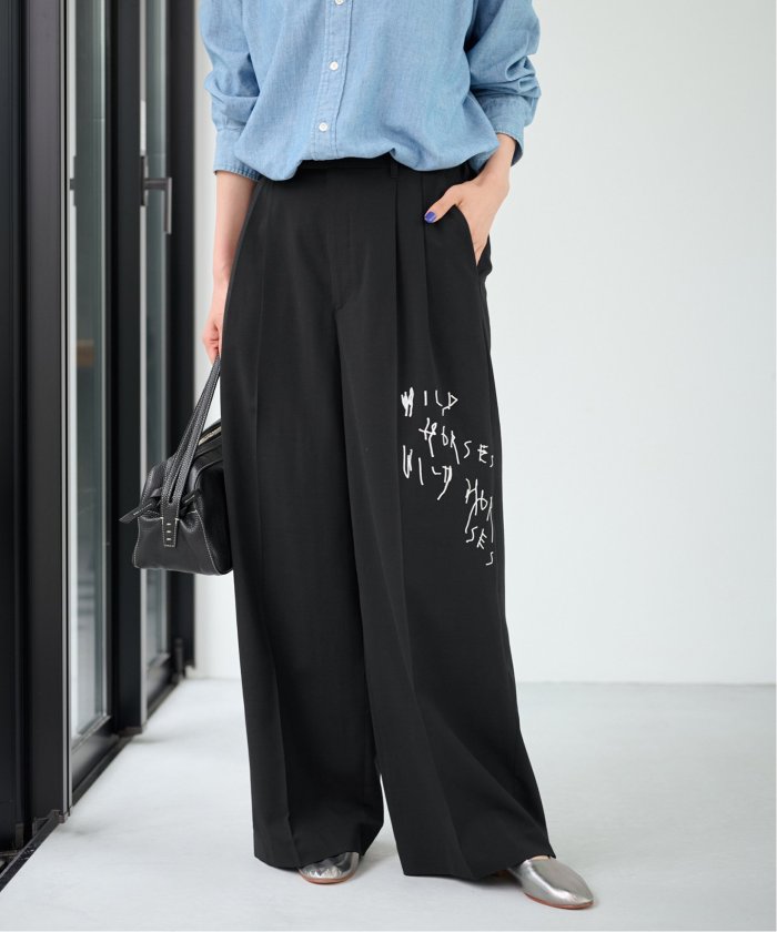 ≪予約≫ LEVI PATA×FRAMeWORK タックワイドパンツ(506680873) | フレームワーク(FRAMeWORK) - MAGASEEK