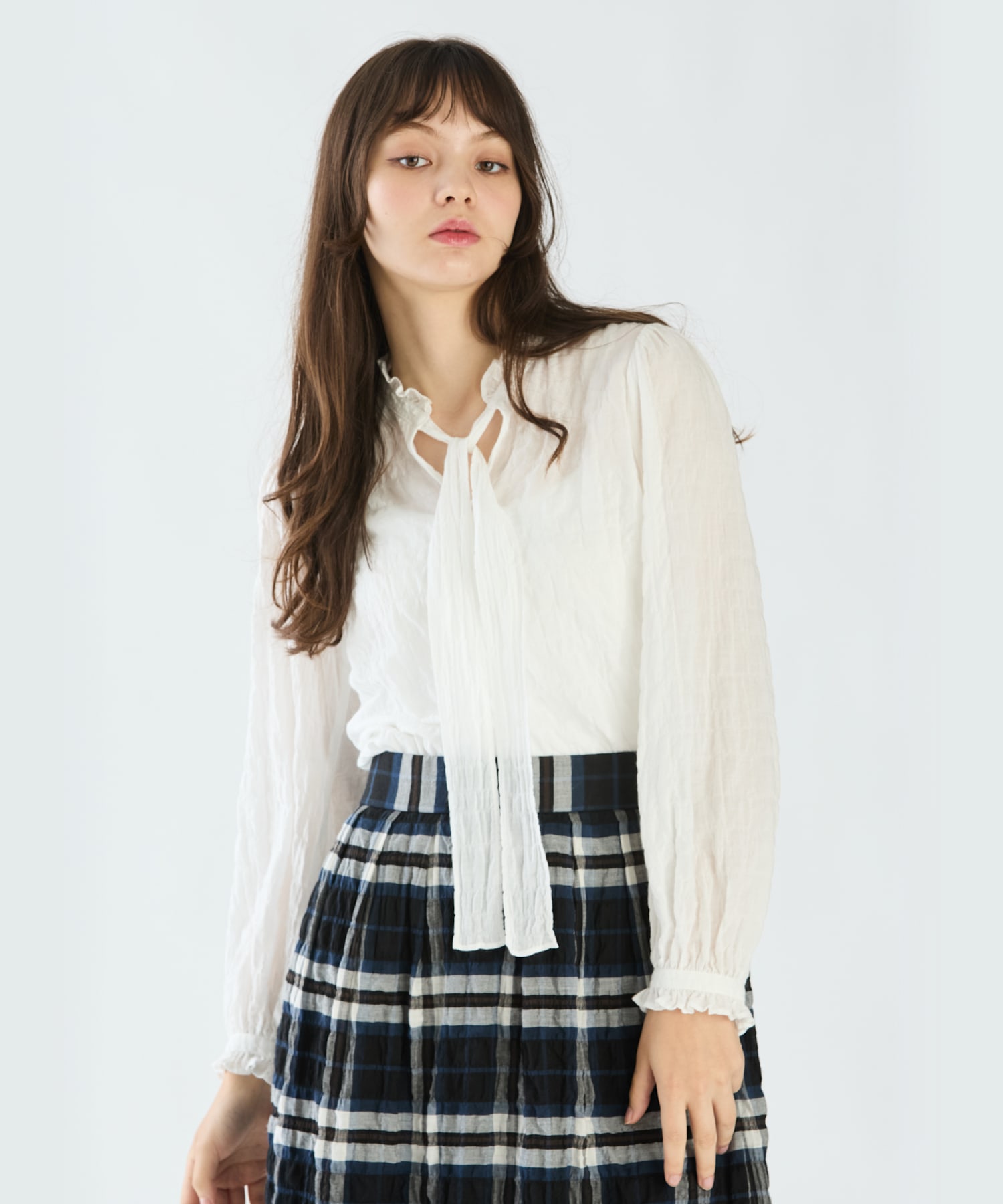 WW64 CHEMISE RCストレッチリボンブラウス(506204000) | トゥービー バイ アニエスベー(To b. by agnes b.) - MAGASEEK