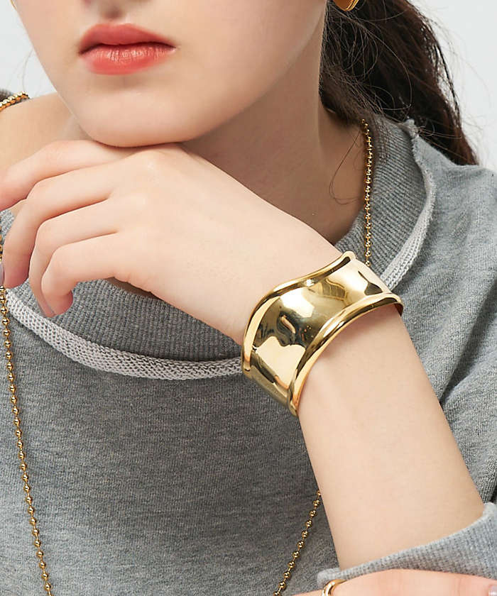 【dignif／ディグニフ】ワイドウェーブバングル(506273914) | collex(collex) - MAGASEEK